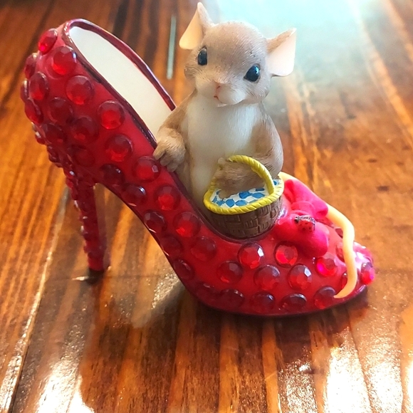Charming Tails | Accents | Charming Tails Vintage Mouse Ruby Heel ...